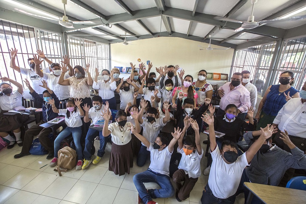 Invierten más de 2 millones de pesos en escuela Ticopó